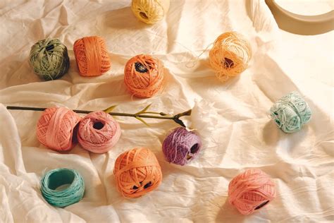 Diy 공 공예 구색을 갖춘 굴곡 끈 다양 다채로운 디자인 뜨개질 롤 리본 멀티 컬러 면직물 물품