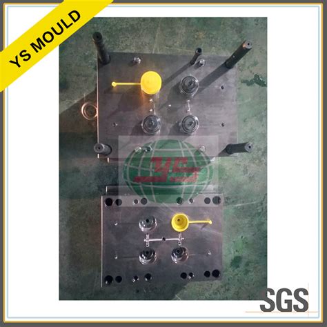 Customized Hot Runner Plastic Injection Mould 4 Cavity Glue Cap Mould