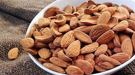 Types Of Almonds Explained