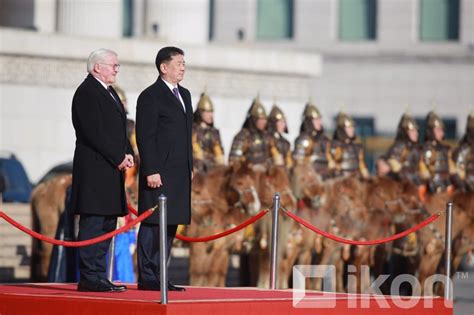 ФОТО ХБНГУ ын Ерөнхийлөгч Ф В Штайнмайэр болон түүний гэргийг төв талбайд албан ёсоор угтлаа