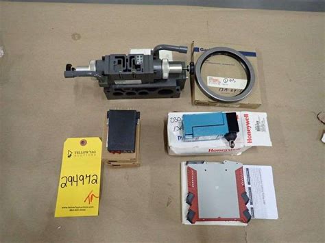 Lot Of Assorted Components Yellow Tag Auctions