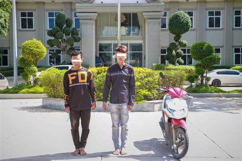 មុខសញ្ញាឆក់យ៉ាងសកម្ម ចំនួន០២នាក់ ត្រូវបានអាវុធហត្ថរាជធានីភ្នំពេញ