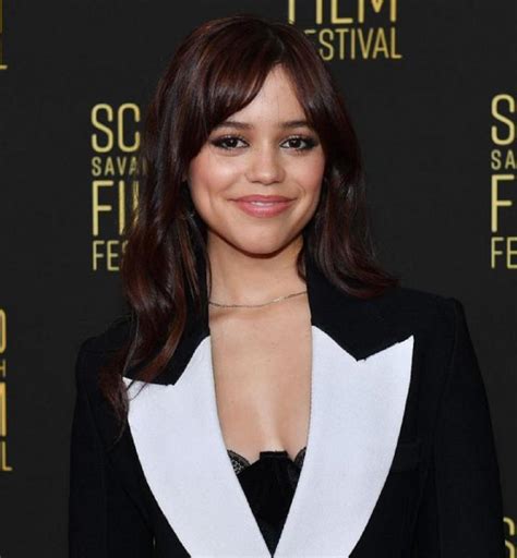 بیوگرافی بازیگر جوان آمریکایی سریال پر طرفدار ونزدی