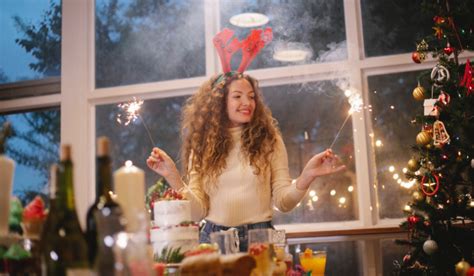 20 лучших игр на Новый год 2026 смешные и веселые новогодние игры для компании семьи детей и