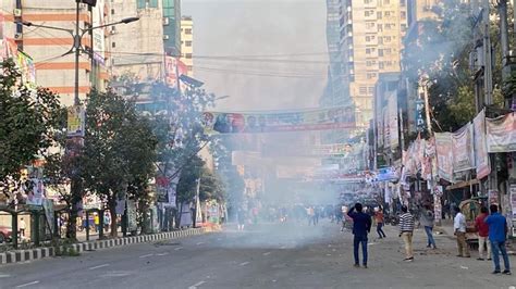 পল্টনে পুলিশের সঙ্গে বিএনপি নেতাকর্মীদের সংঘর্ষ