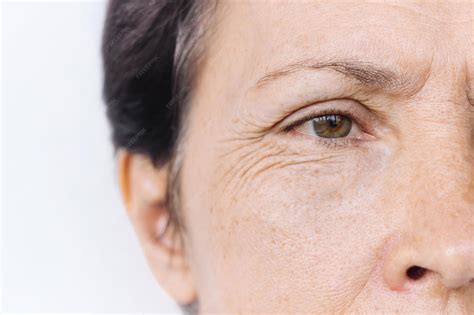 Premium Photo Elderly Woman Face With Puffiness And Facial Wrinkles