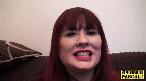 Une Rousse Britannique à Forte Poitrine Dominée Par Du Sexe Brutal