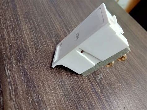 20a Electric Switch 2m At ₹ 17 Piece In Kanpur Id 27389278033