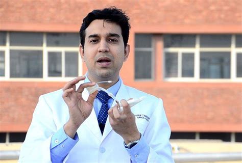 कोरोना वायरस और सेक्स से जुड़े 7 जरूरी सवालों के जवाब डॉक्टर से समझें