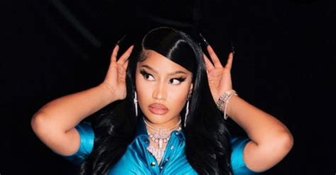 미국 가수 니키 미나즈 ‘가슴 축소술 고백… 유방비대증 기준은