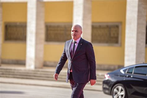 Премиерот Ковачевски на Самит во Тирана пречекан од премиерот на Албанија Рама Влада на