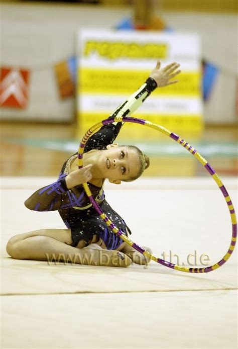 ХУДОЖЕСТВЕНА ГИМНАСТИКА И СРОДНИ СПОРТОВЕ • Виж темата Обръчи