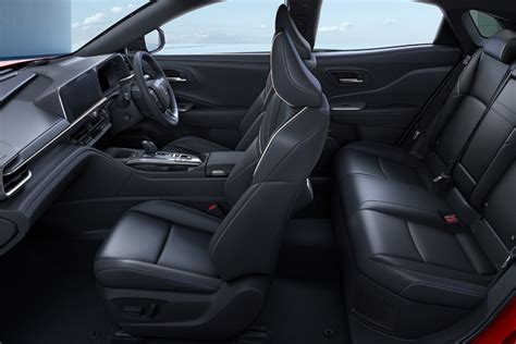 디자인 미쳤다 토요타 크라운 스포츠 국내 출시 소식에 소비자들 긴장