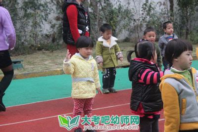 大班体育教案搭桥过河教案及教学反思 幼儿园大班下学期体育教案 大考吧幼师网