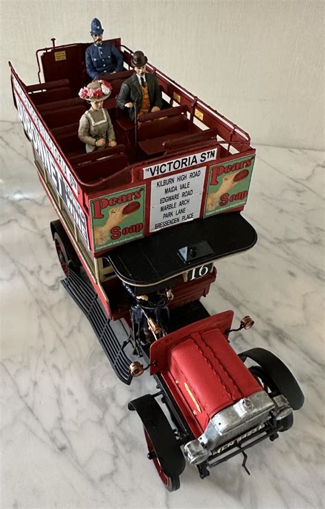 B Type London Omnibus With Passengers And Crew ICM