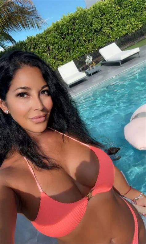 Inside The Very Lavish Year Of The Us Mob Wives From Luxury Boat