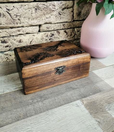 Дървена кутия за съхранение на 4 часовника Ръчно изработена от дърво липа Handmasters Bg