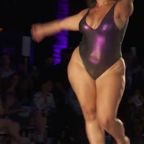 Tabria Major Debutta In Passerella Xhamster