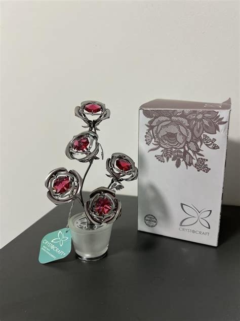 Статуетка з кристалами Swarovski — ціна 1400 грн у каталозі Статуетки Купити товари для дому та