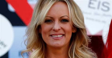 Estrella De Cine Y Acusadora De Trump Stormy Daniels Regresa Como Heroína De Libro De Cómics