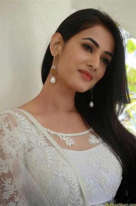 Sonal Chauhan Latest Photo Stills Actress Album