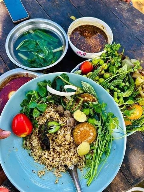 စွယ်စုံကျမ်း စွယ်စုံကျမ်း Added A New Photo