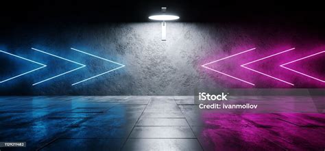과학 Fi 현대 미래 외계인 퍼플 핑크 블루 빛나는 레이저 모양의 네온 화살표 Led 조명 빈 공간 배경 그런 지 반사 콘크리트 타일 3 차원 렌더링 0명에 대한 스톡 사진