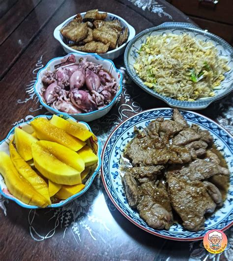 โต๊ะอาหารบ้านฉัน เช้านี้ที่บ้านแม่ค่ะ หมึกยัดไส้ ผัดวุ้นเส้นใส่ไข่