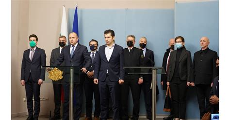 Радев Няма пряка военна заплаха за България