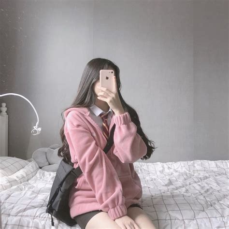 이미지 사람 1명 이상 실내 여자 교복 소녀 모델 패션 스타일