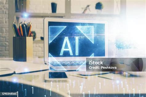 데스크톱 컴퓨터 및 기술 테마 홀로그램의 멀티 노출 소프트웨어 개발의 개념 0명에 대한 스톡 사진 및 기타 이미지 0명 개념 개발 Istock