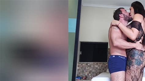 chris on Twitter 47 min of vídeo only in https t co v8VH5xIY4J Ela casada com um gringo me