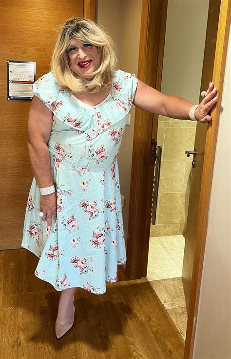 Bno At Pink Punters August Debbie Elson Flickr