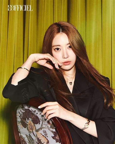 Sakura X Lofficiel Singapore October Issue🍂 宮脇 無敵 咲 良