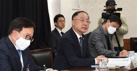 홍남기 정부 포스트 코로나 시대 미리 준비해야