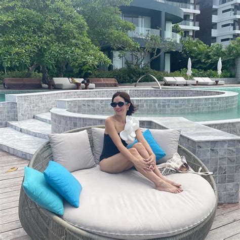 แนน ชลิตา อดีตนางเอกดัง นุ่งชุดว่ายน้ำโชว์หุ่นเป๊ะ ในวัย 47