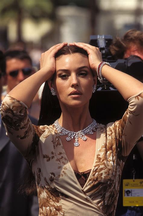 Monica Bellucci Fait De La Sensualité Sa Signature Mode La Preuve En