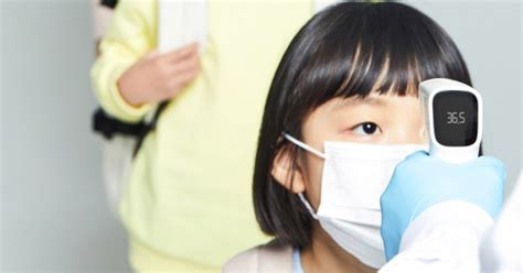 아기들 실내 마스크 해제 검토에 주목하는 이유