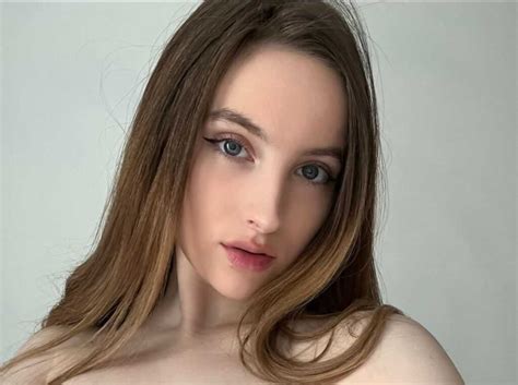 Anny Walker Bio New Videos Photos Age Net Worth Wiki Name And