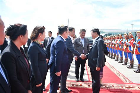 БНАЛАУ ын Ерөнхийлөгч Тонглун Сисүлитийн төрийн айлчлал өндөрлөлөө Dnn Mn