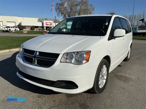 Lot 2 79719 2016 Dodge Grand Caravan Sxt Mini Van Fwd