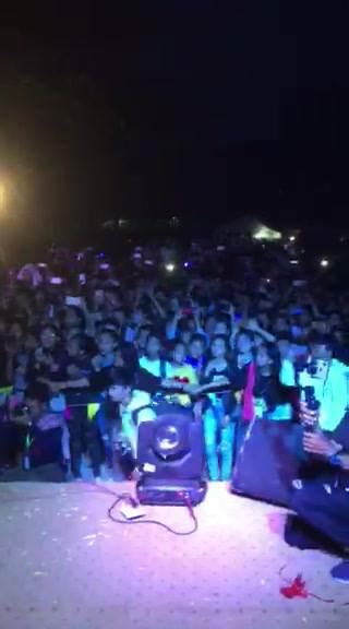 ច្រៀង ចម្រៀង ដែល ខ្លួន ចូល ចិត្ត ជា មួយ មនុស្ស ជា ទី ស្រលាញ់ នៅ ខេត្ត ដែល ខ្ញុំ ចូល ចិត្ត អគុណ