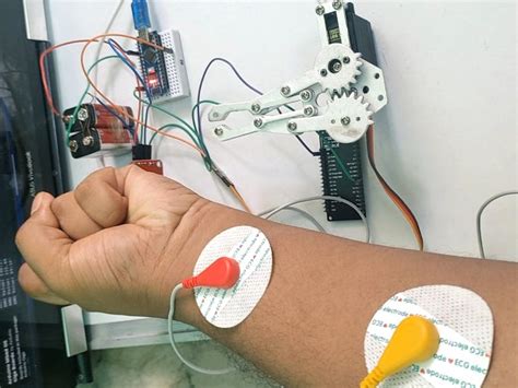 An Emg Controlled Claw With Arduino