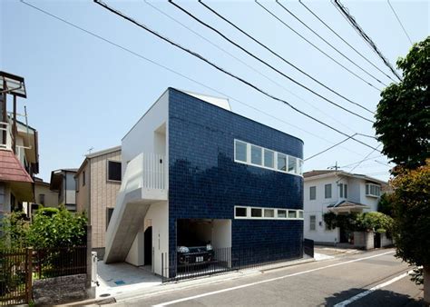Half And Half House By Naf Architect And Design Tokyo House Architect
