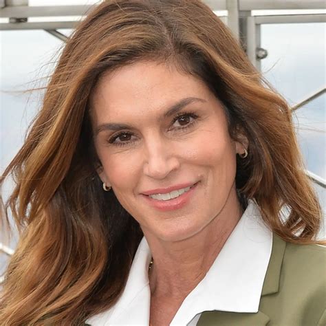 Maquillaje De Cindy Crawford 59 Años El Truco De La Línea De Agua