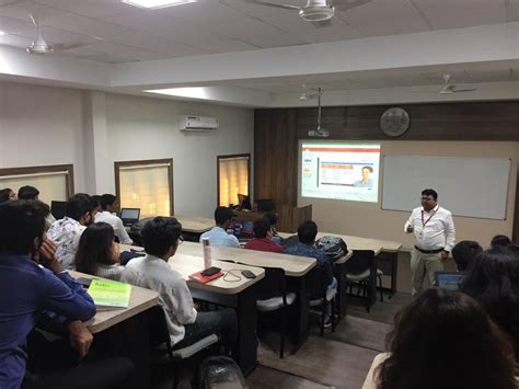 Classrooms Daly College Of Business Management