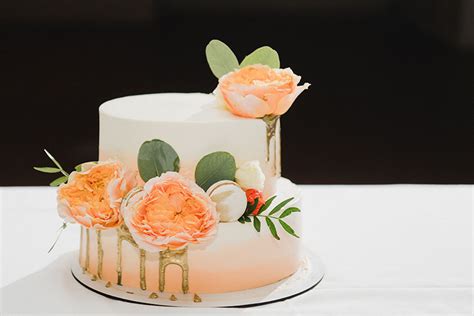 Торта с френски макарони като празничен десерт Baci Dolci