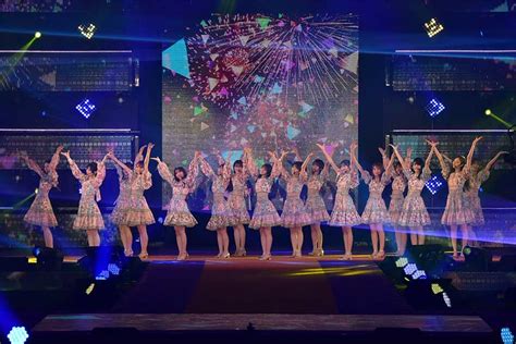 【girlsaward】乃木坂46が鉄板曲で会場をひとつに 山下美月はポニーテール披露 Encount