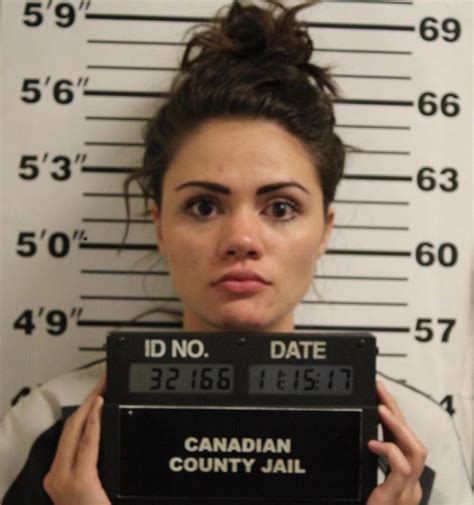 ඉටි පන්දම් දල්වා සැකසූ කාමරයක කුඩා දරුවෙකු සමග ලිංගිකව හැසිරුණු 22