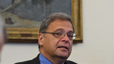 Екоминистърът увери Непрекъснато следим качеството на водите Новини бг